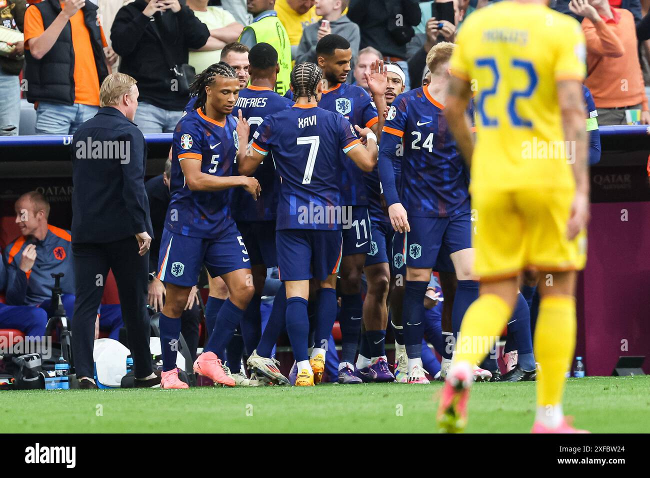 Tor fuer die Niederlande 1:0 durch Cody Gakpo (Niederlande, #11) jubel im Team GER, Rumaenien ...