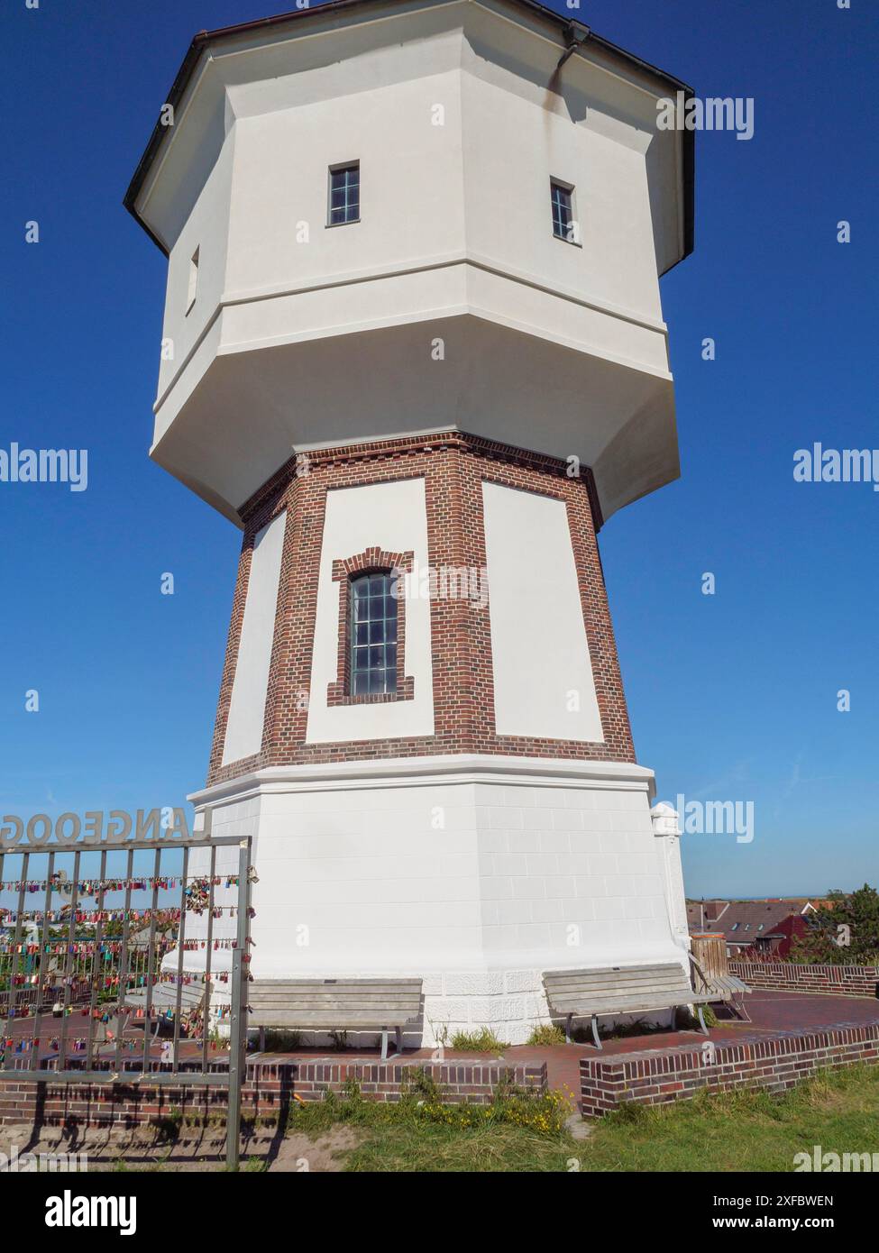 White brick lighthouse hi-res stock photography and images - Alamy