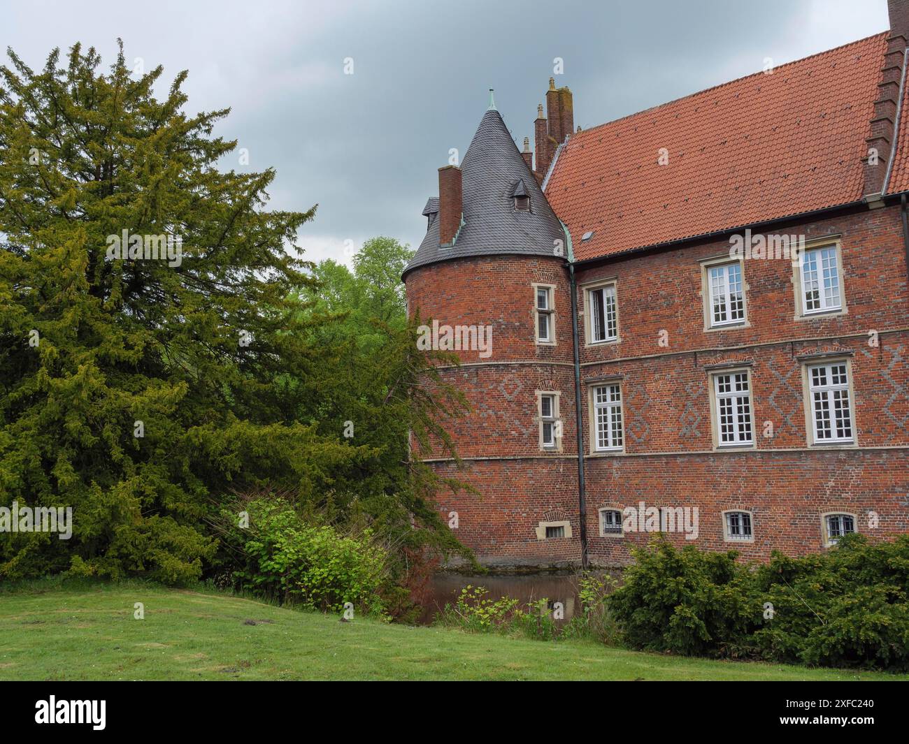 Red brick towers hi-res stock photography and images - Alamy