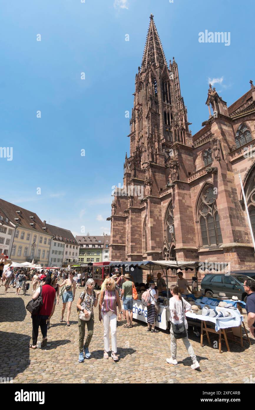 Munstermarkt freiburg hi-res stock photography and images - Alamy