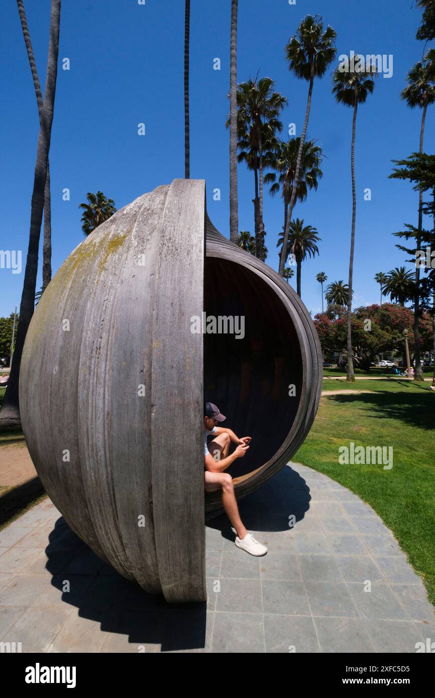 Gestation III, wooden sculpture, Palisades Park, Santa Monica ...