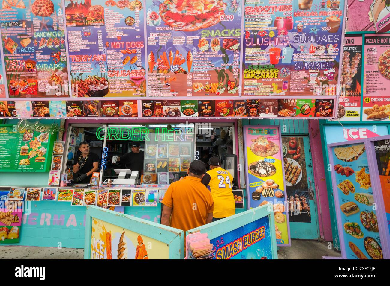 Beach snack stand hi-res stock photography and images - Alamy
