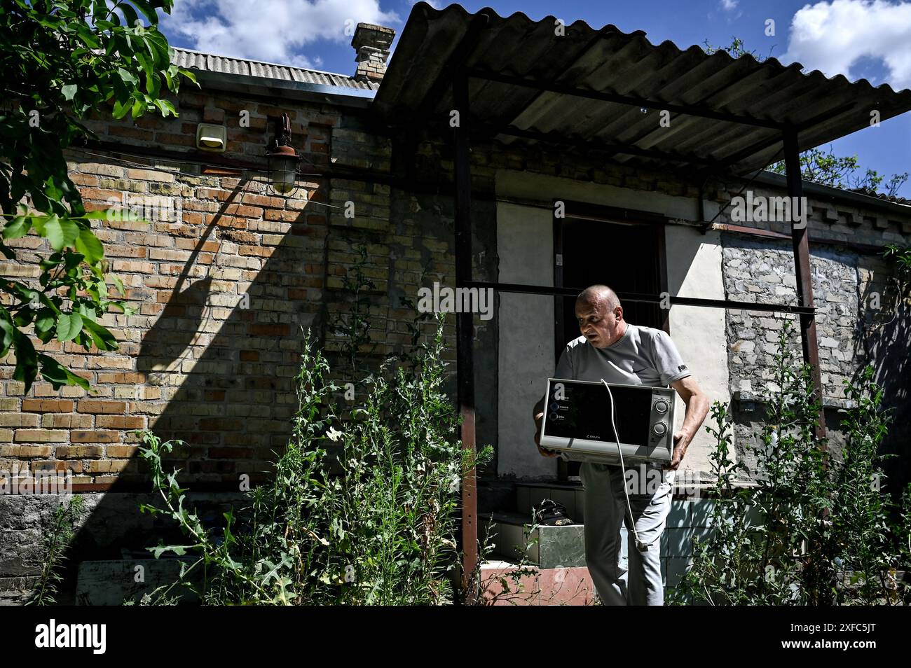 Non Exclusive: STEPNOHIRSK, UKRAINE - JUNE 28, 2024 - Local Volodymyr ...