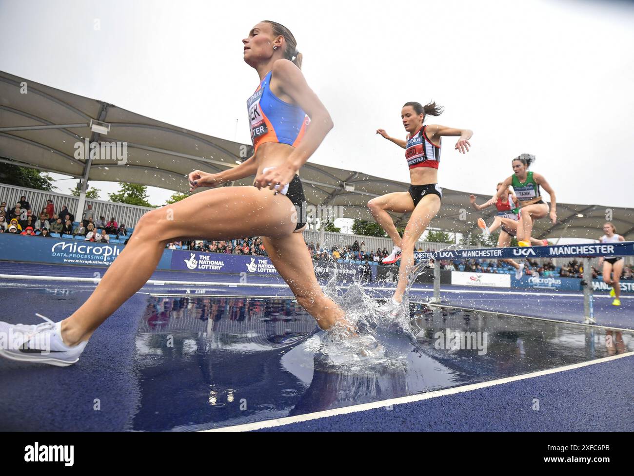 Elizabeth Bird of Shaftsbury Barnett Harriers competing in the women’s ...
