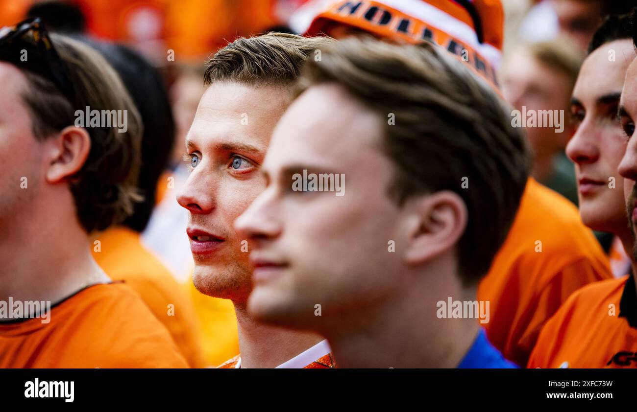MUNICH - Dutch fans watch the eighth final match at the European ...