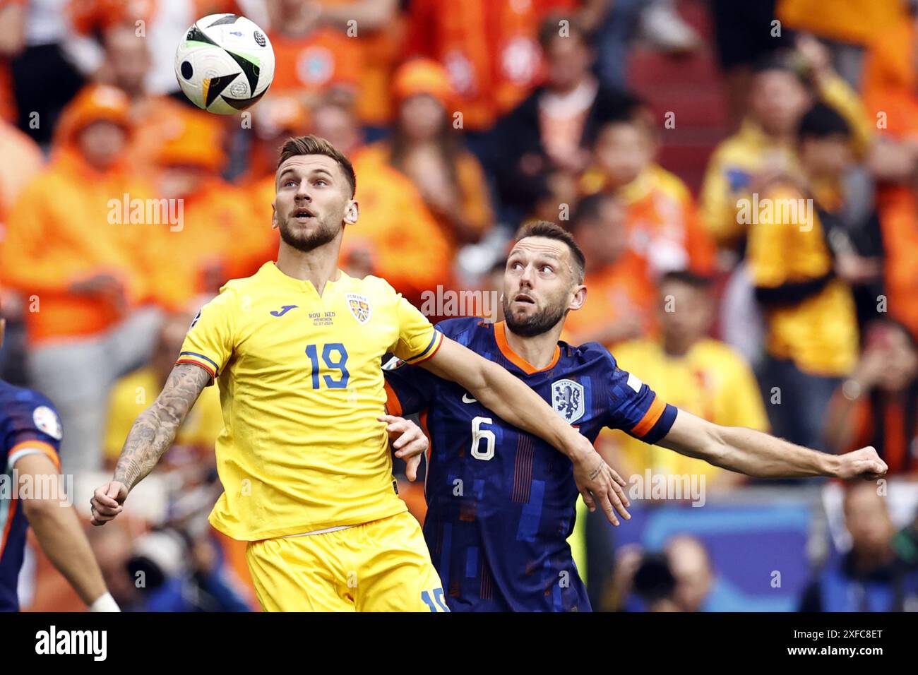 MUNICH - (l-r) Denis Dragus of Romania, Stefan De Vrij of Holland ...