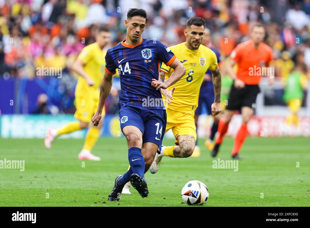 Tijjani Reijnders (Niederlande, #14) vs Marius-Mihai Marin (Rumaenien ...