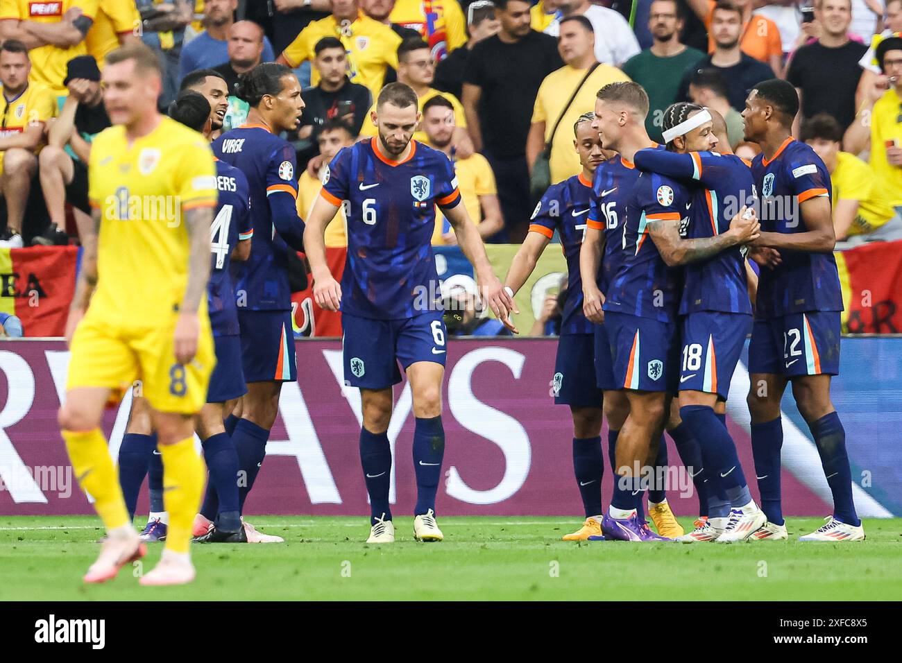 Tor fuer die Niederlande 2:0 duch Donyell Malen (Niederlande, #18 ...