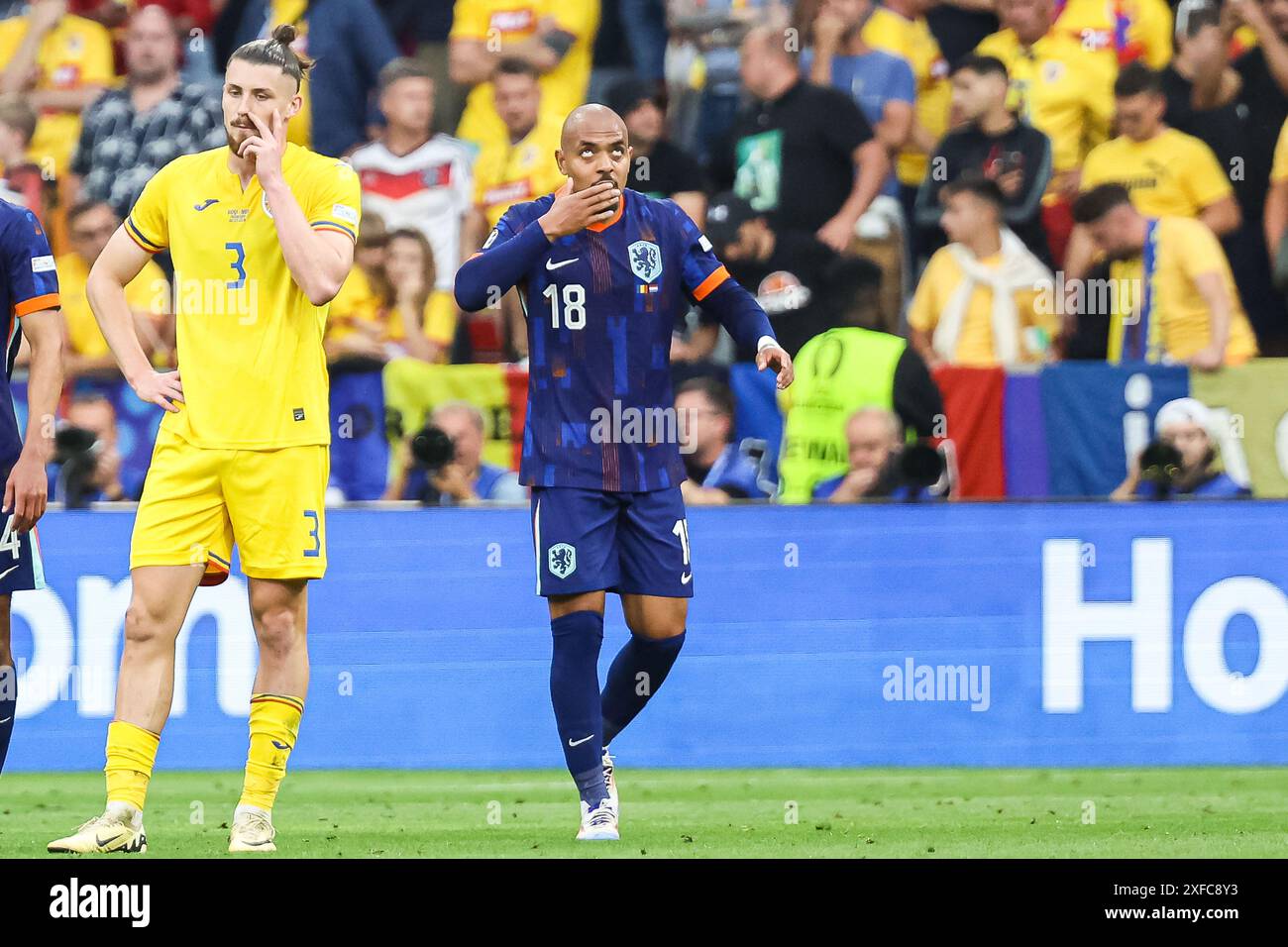 Tor fuer die Niederlande 2:0 duch Donyell Malen (Niederlande, #18 ...