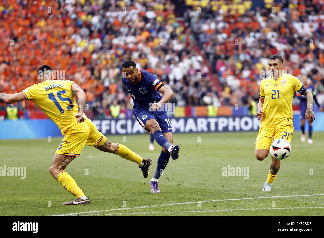 MUNICH - (l-r) Andrei Burca of Romania, Cody Gakpo of Holland, Nicolae ...