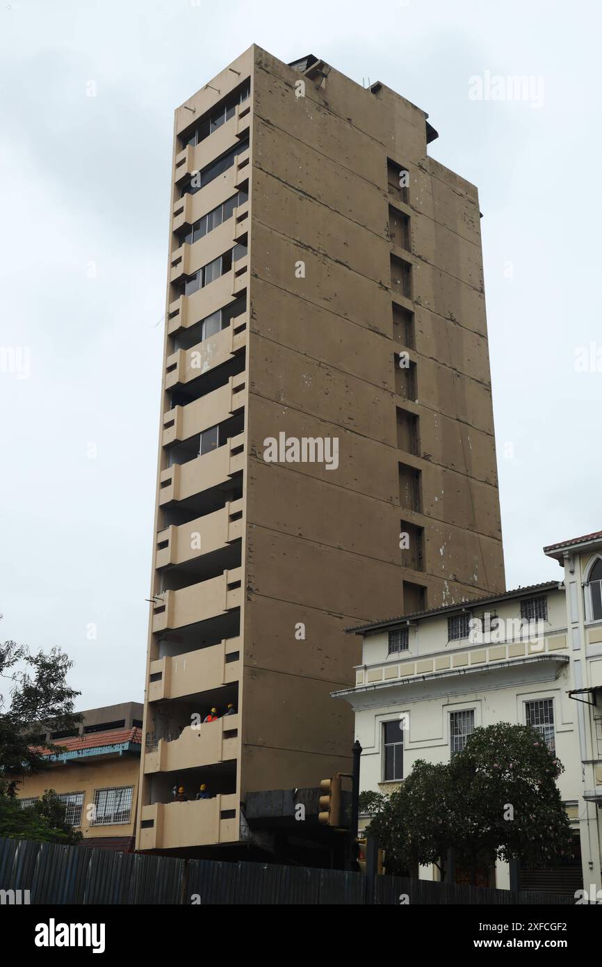 GYE TRABAJOS EDIFICIO FANTASIA Guayaquil, Tuesday, July 02, 2024 With ...