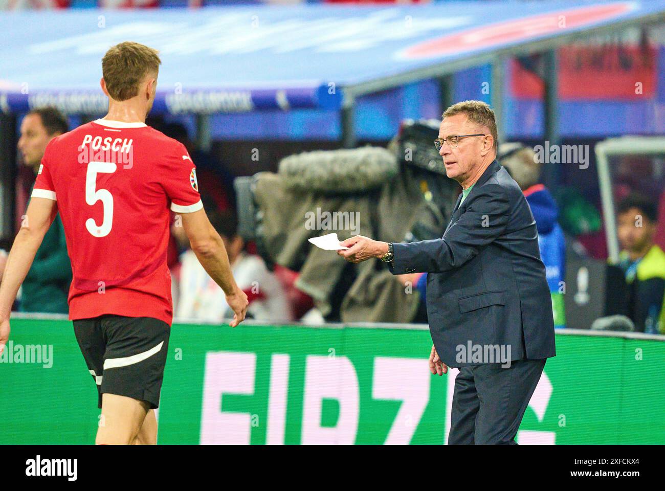 attr zettel an Stefan Posch, AUT 5 in the best of 16 match AUSTRIA ...