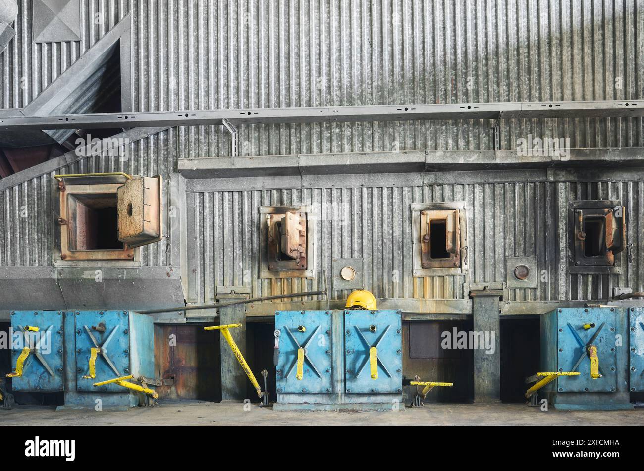 Power plant old coal power hi-res stock photography and images - Alamy
