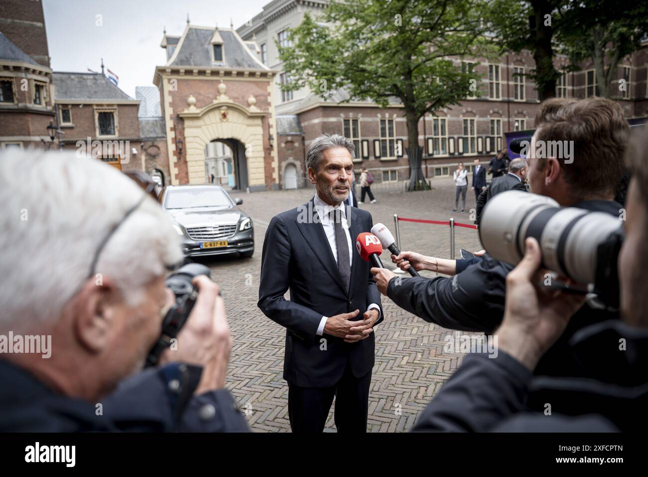 THE HAGUE - Prime Minister Dick Schoof arrives for the first Council of ...