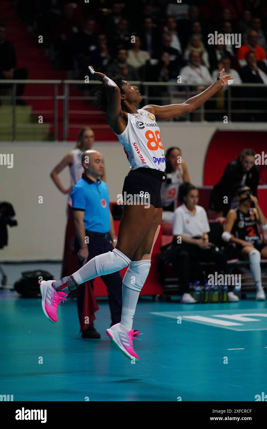 ISTANBUL, TURKIYE - MARCH 20, 2024: Sinead Jack-Kisal serves during ...