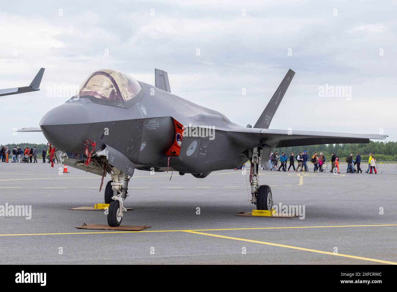 Royal Netherlands Air Force f35 lightning jetfighter in Vaasa airshow ...
