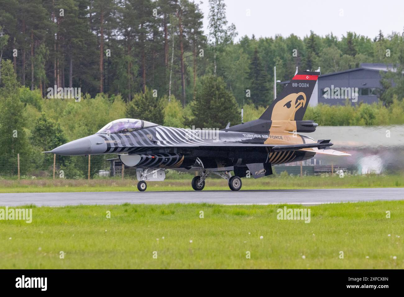 Turkish Air Force display team Solotürk f-16 performing at the Vaasa ...