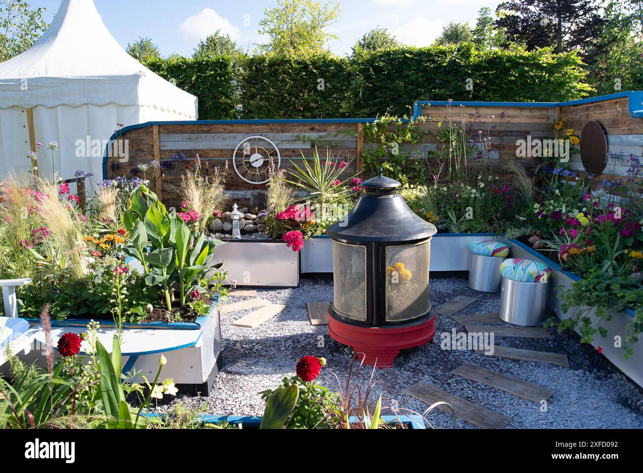 East Molesey, Surrey, UK. 1st July, 2024. The Lighthouse Garden at the ...