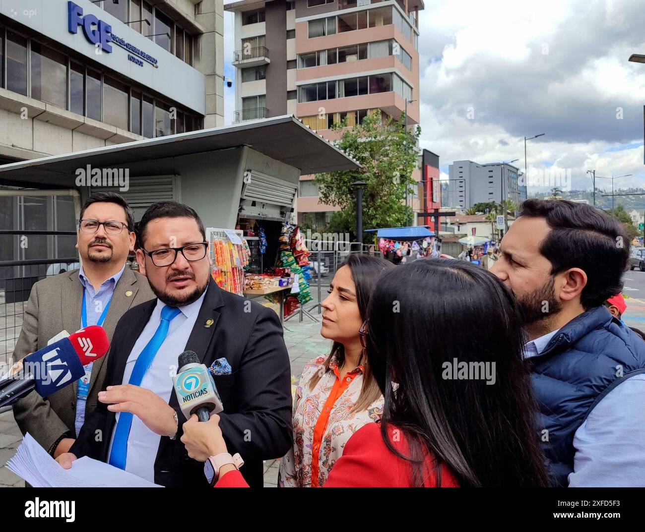 Hospital sobre hi-res stock photography and images - Alamy