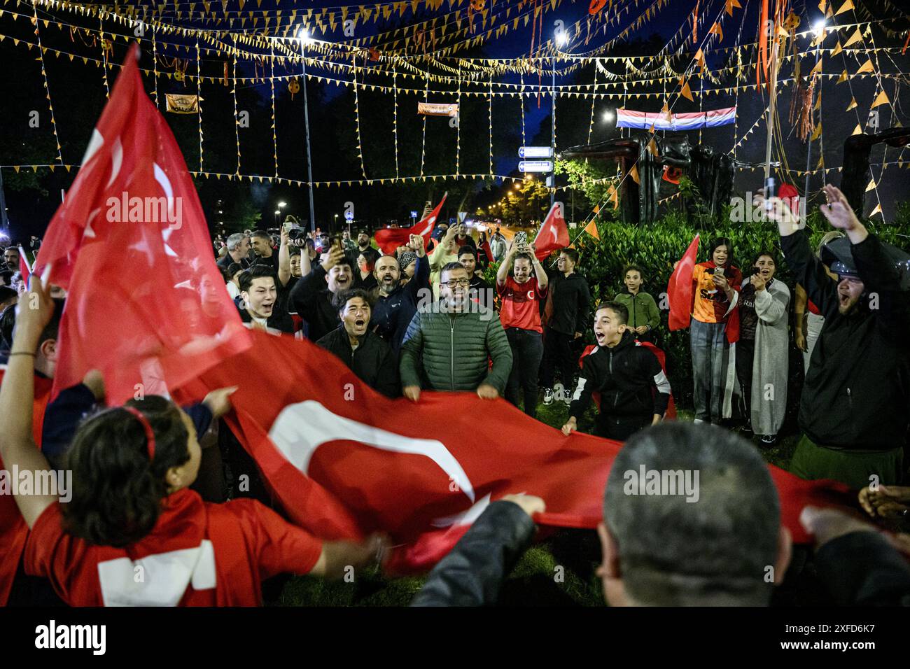 APELDOORN - Supporters at the Apeldoorn football roundabout after the ...