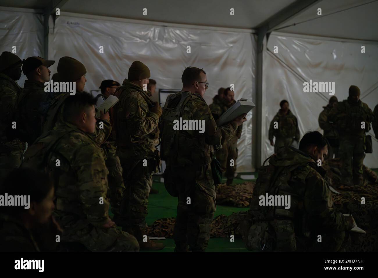 U.S. Army soldiers assigned to 1st Armored Brigade Combat Team, 1st ...