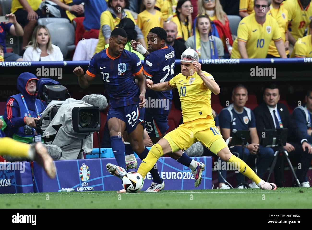 Denzel Dumfries (Netherlands)Steven Bergwijn (Netherlands)Ianis Hagi ...