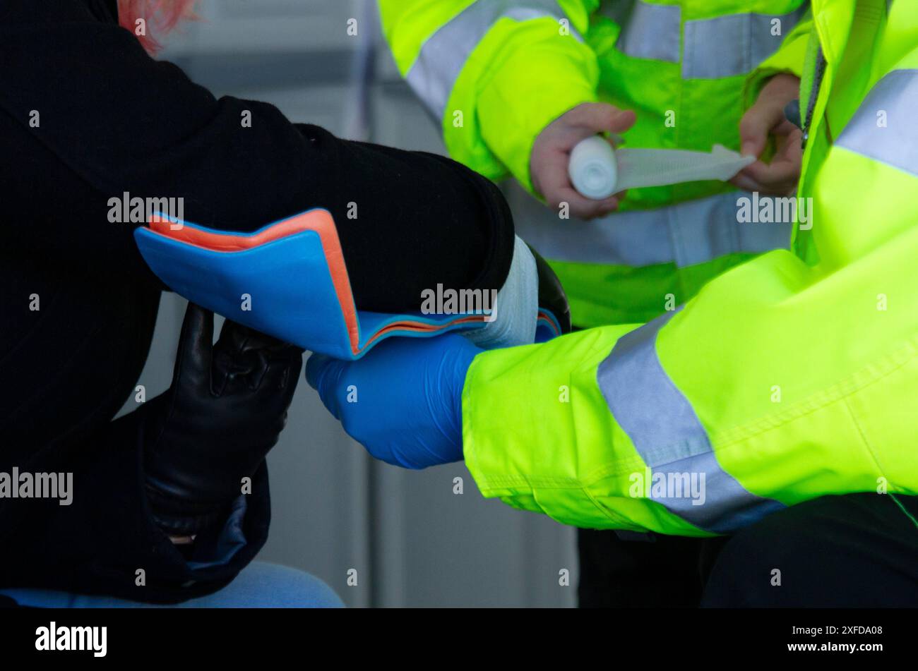 Emergency procedures demonstration hi-res stock photography and images ...