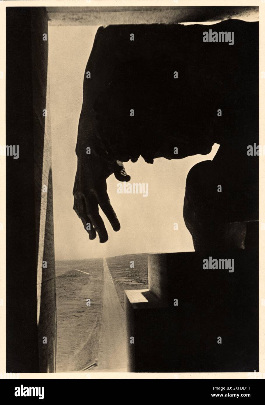 1938 , LIBYA : The ARCO TRIONFALE ALLE ARE DEI FILENI ( TRIUMPHAL ARCH ...