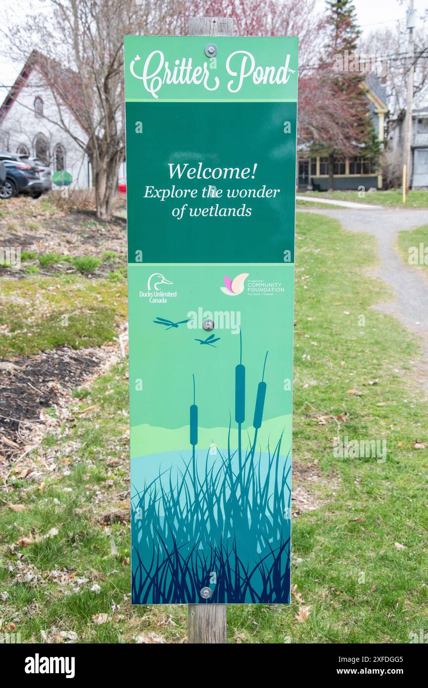 Welcome to Critter Pond sign at Carleton Park north riverfront in ...