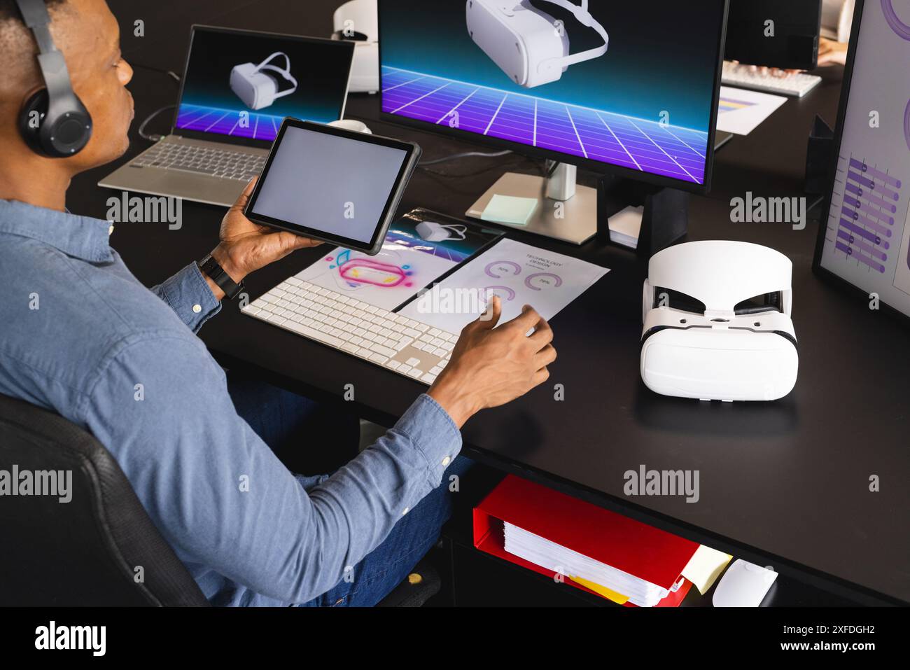 Working on virtual screen hi-res stock photography and images - Alamy