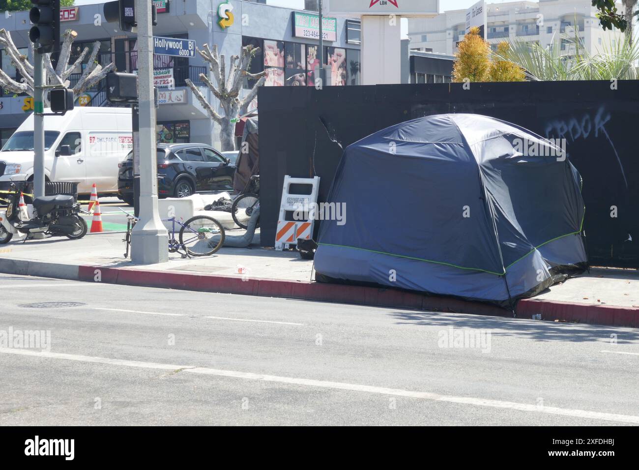 Los Angeles, California, USA 2nd July 2024 Homeless Tents Camps on July ...