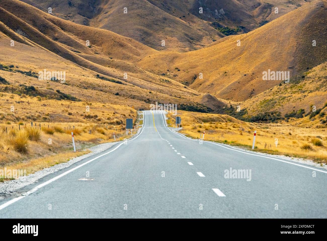 Lindis Pass - New Zealand Stock Photo - Alamy