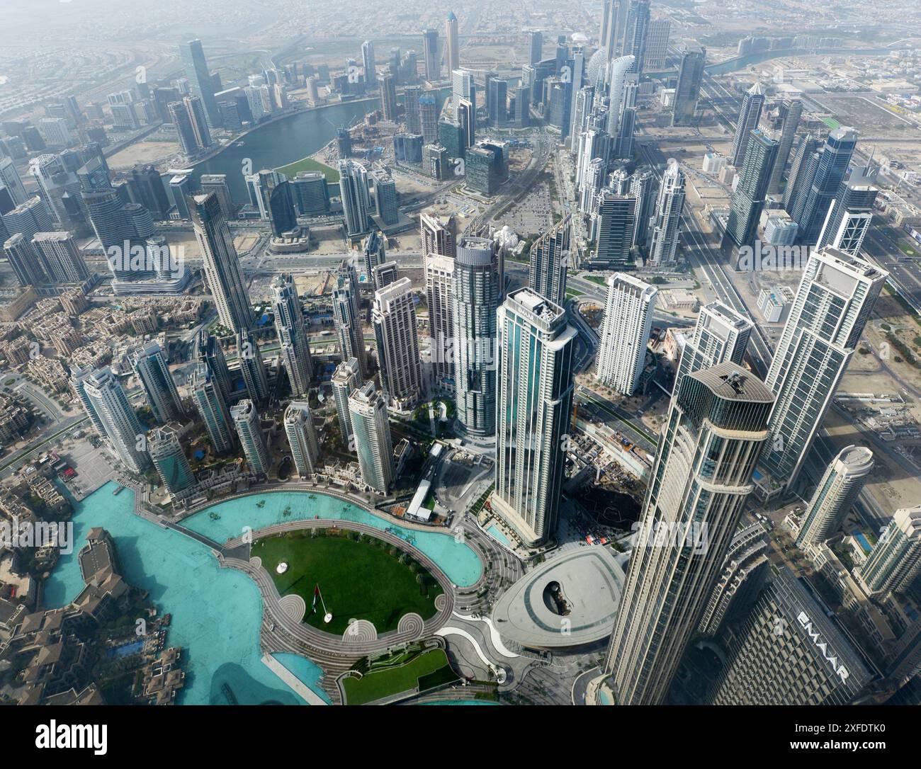 Aerial view of the Dubai fountain in downtown Dubai, UAE Stock Photo ...