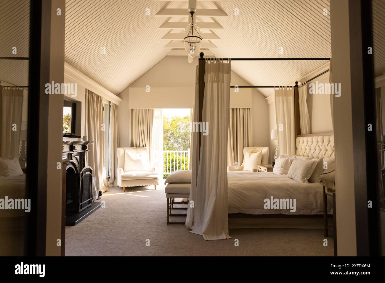 Modern inviting bedroom interior hi-res stock photography and images ...