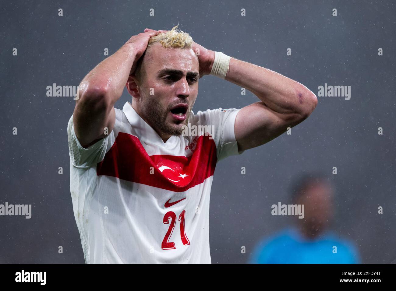 Baris Alper Yilmaz (Tuerkei, #21) aergert sich ueber eine vergebene ...