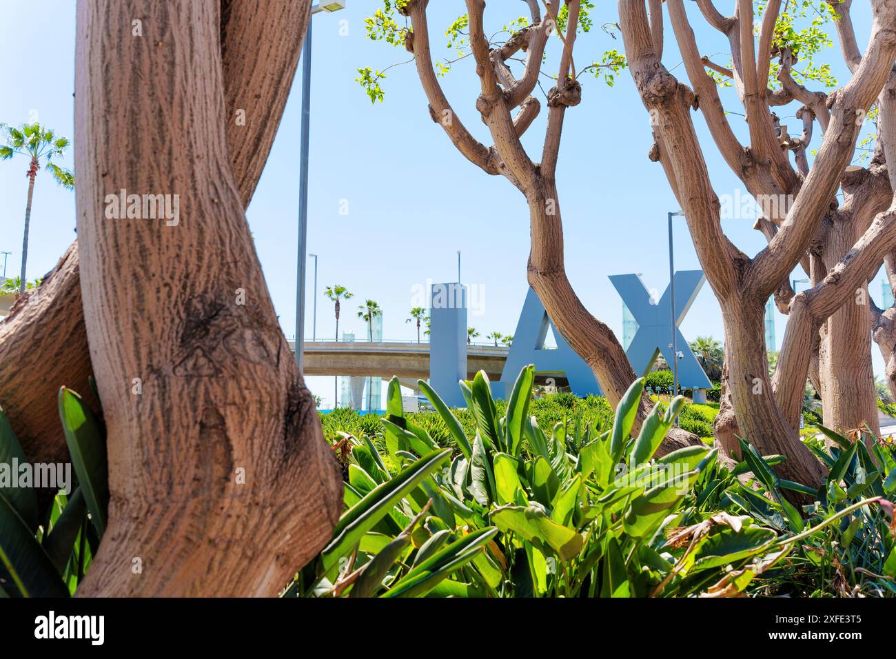Lax sign airport gateway hi-res stock photography and images - Alamy