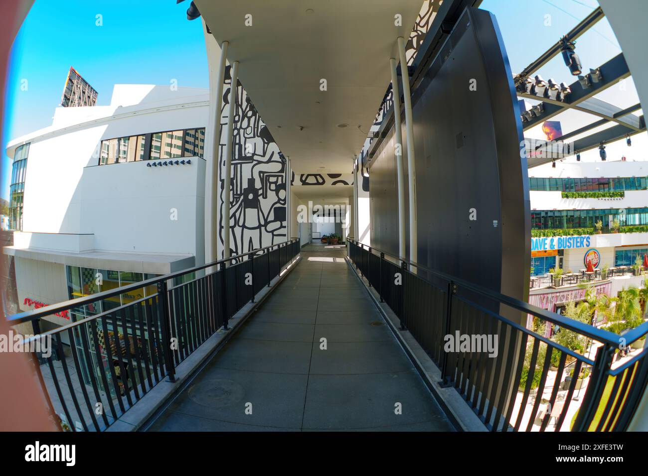 Shopping center walkway design hi-res stock photography and images - Alamy