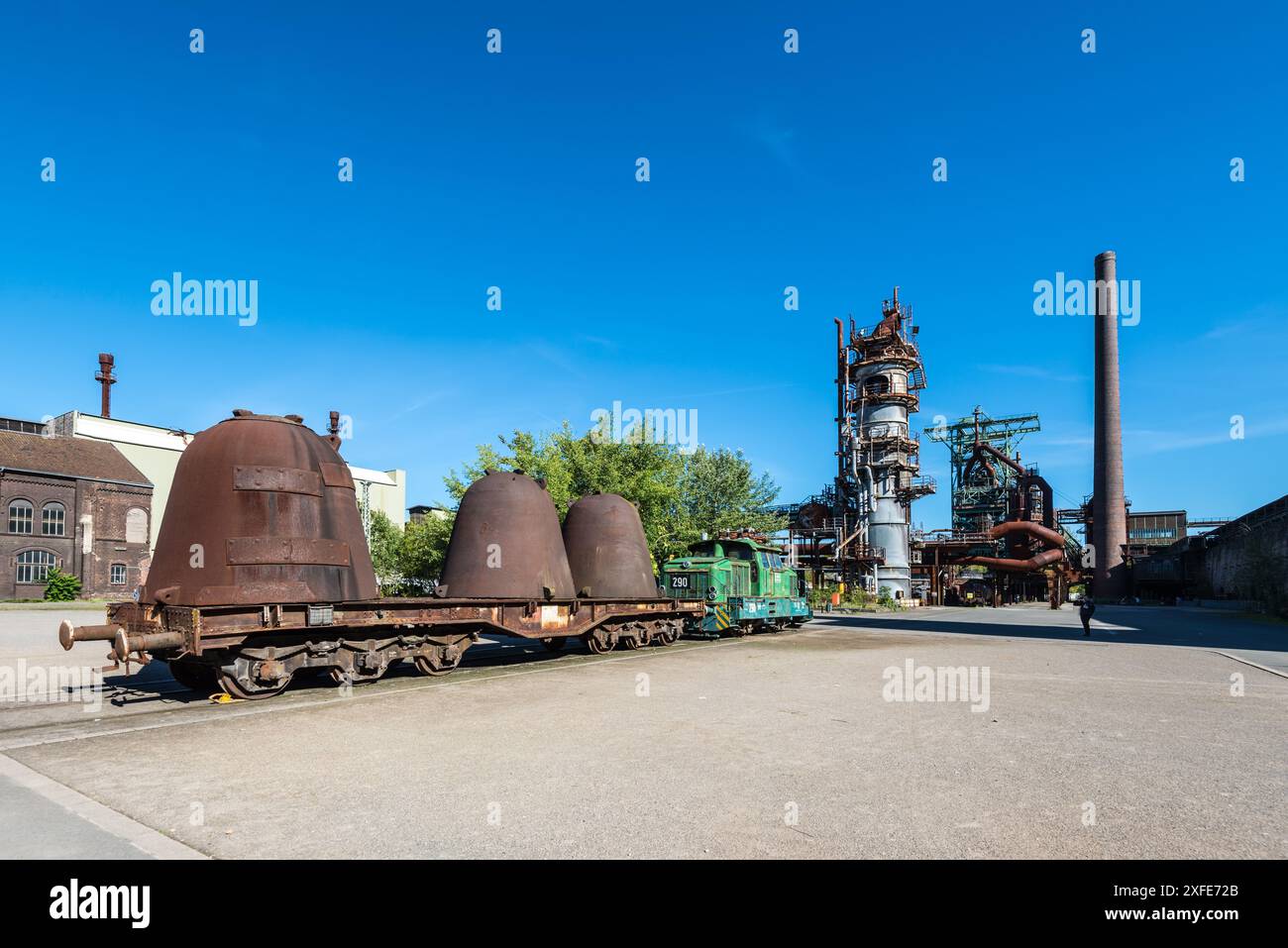 Slag car hi-res stock photography and images - Alamy