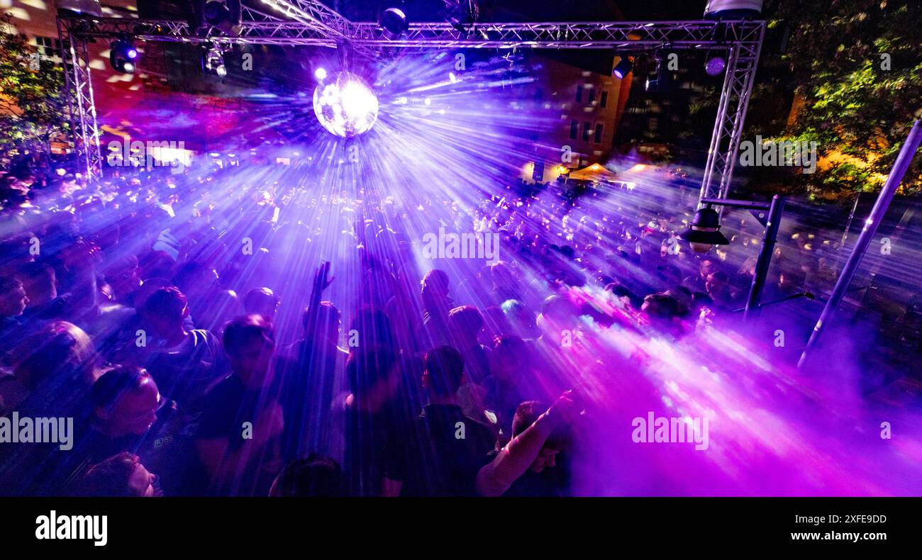 RECORD DATE NOT STATED 15.06.2024, Deutschland, Symbolfoto, Party ...