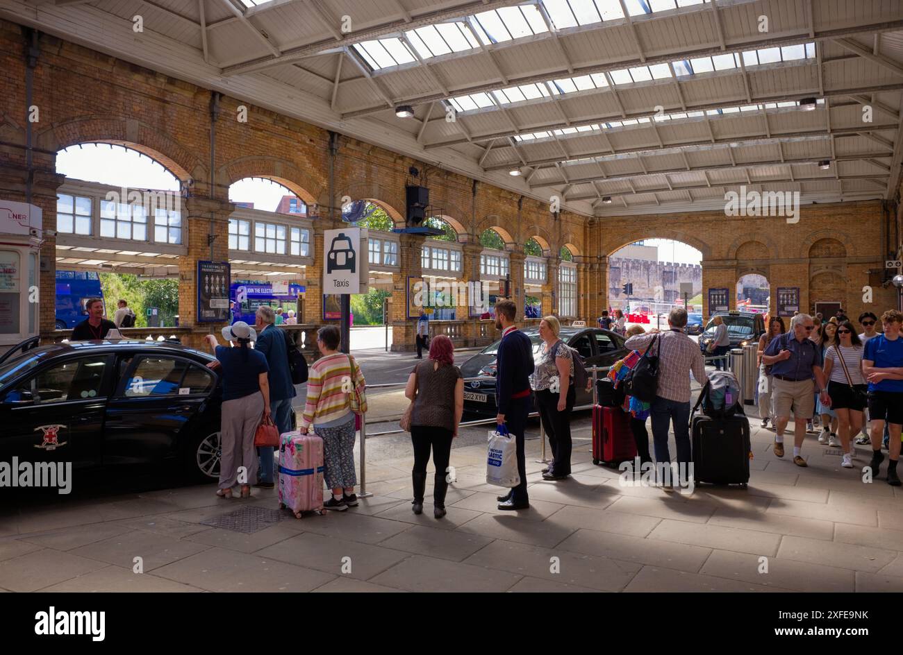 Queue to view hi-res stock photography and images - Alamy