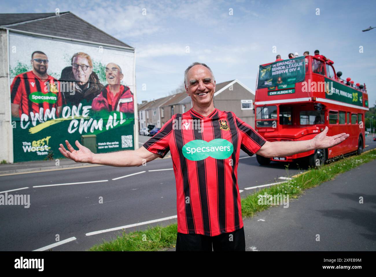 Specsavers bus hi-res stock photography and images - Alamy