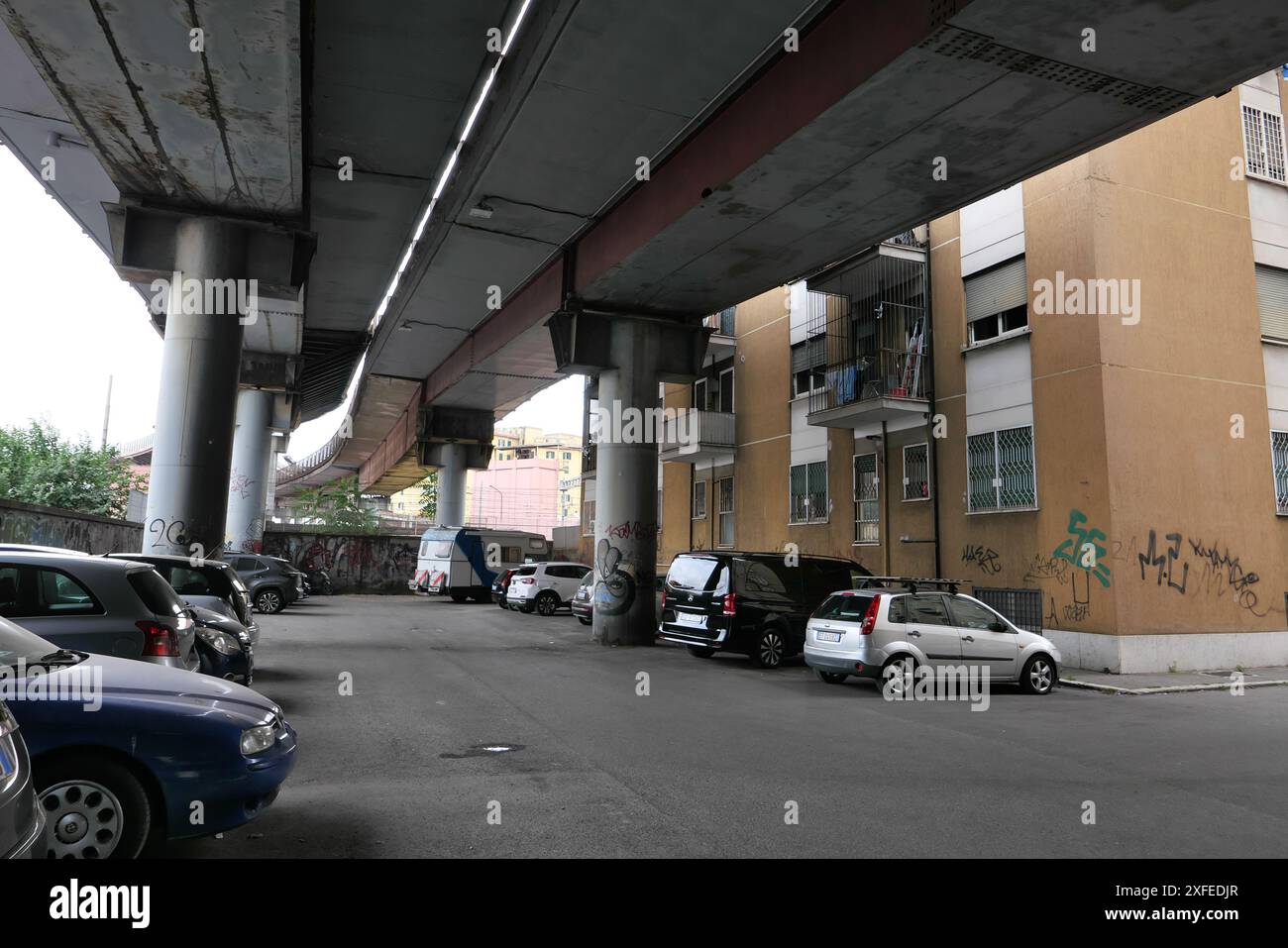 EASTERN ROME SUBURBS. THE PILLARS OF THE EASTERN RING ROAD BUILT NEXT ...