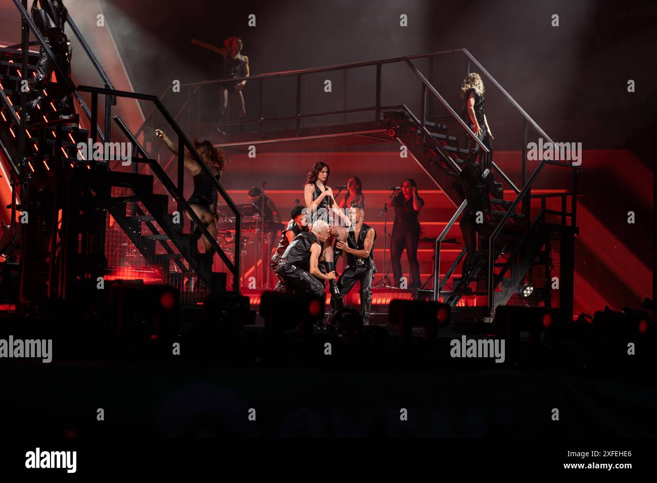 Dua lipa 2024 glastonbury hi-res stock photography and images - Alamy