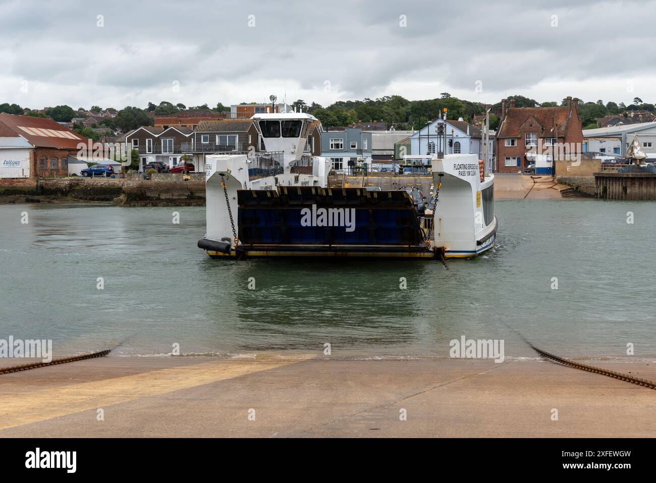 Cowes floating bridge approaching East Cowes with prow up. July 2024 ...