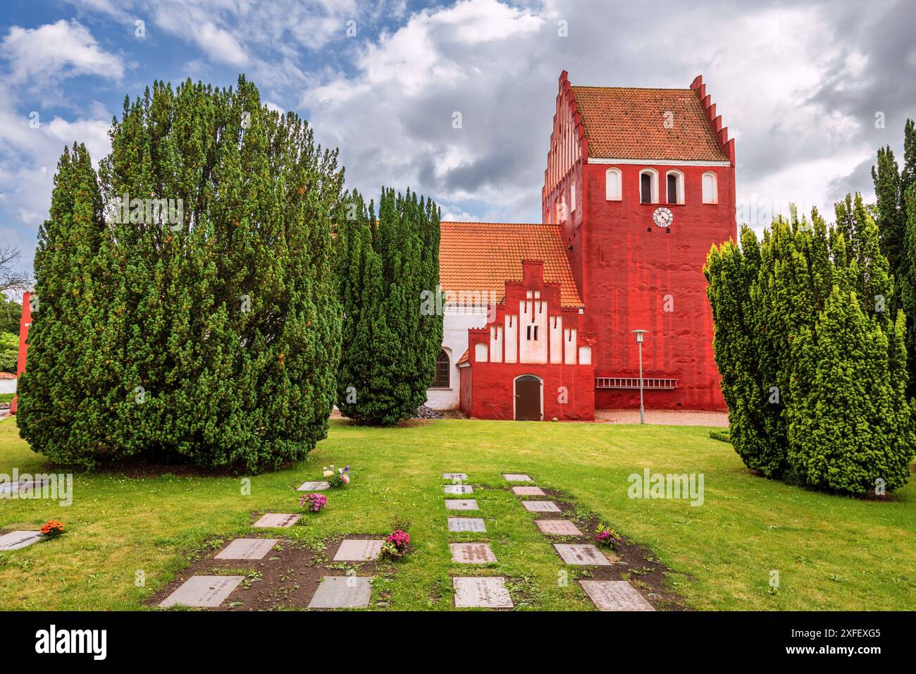 Red brick churches hi-res stock photography and images - Alamy