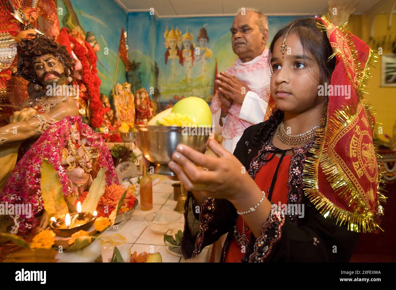 Hindu priest in temple hi-res stock photography and images - Alamy