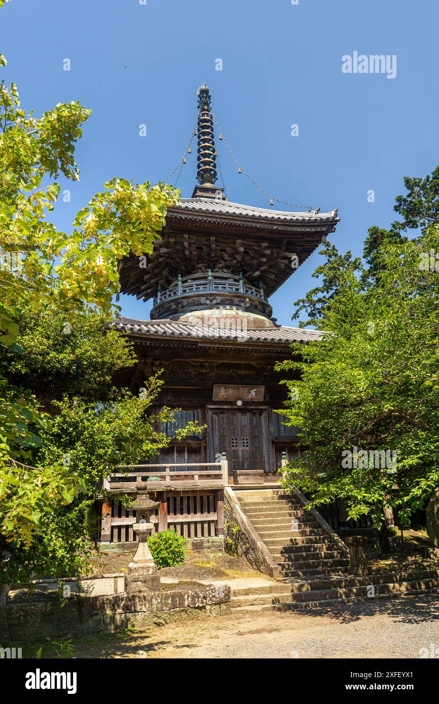 A Buddhist temple in Shikoku Island, Japan - Pilgrimage Tours 88 ...