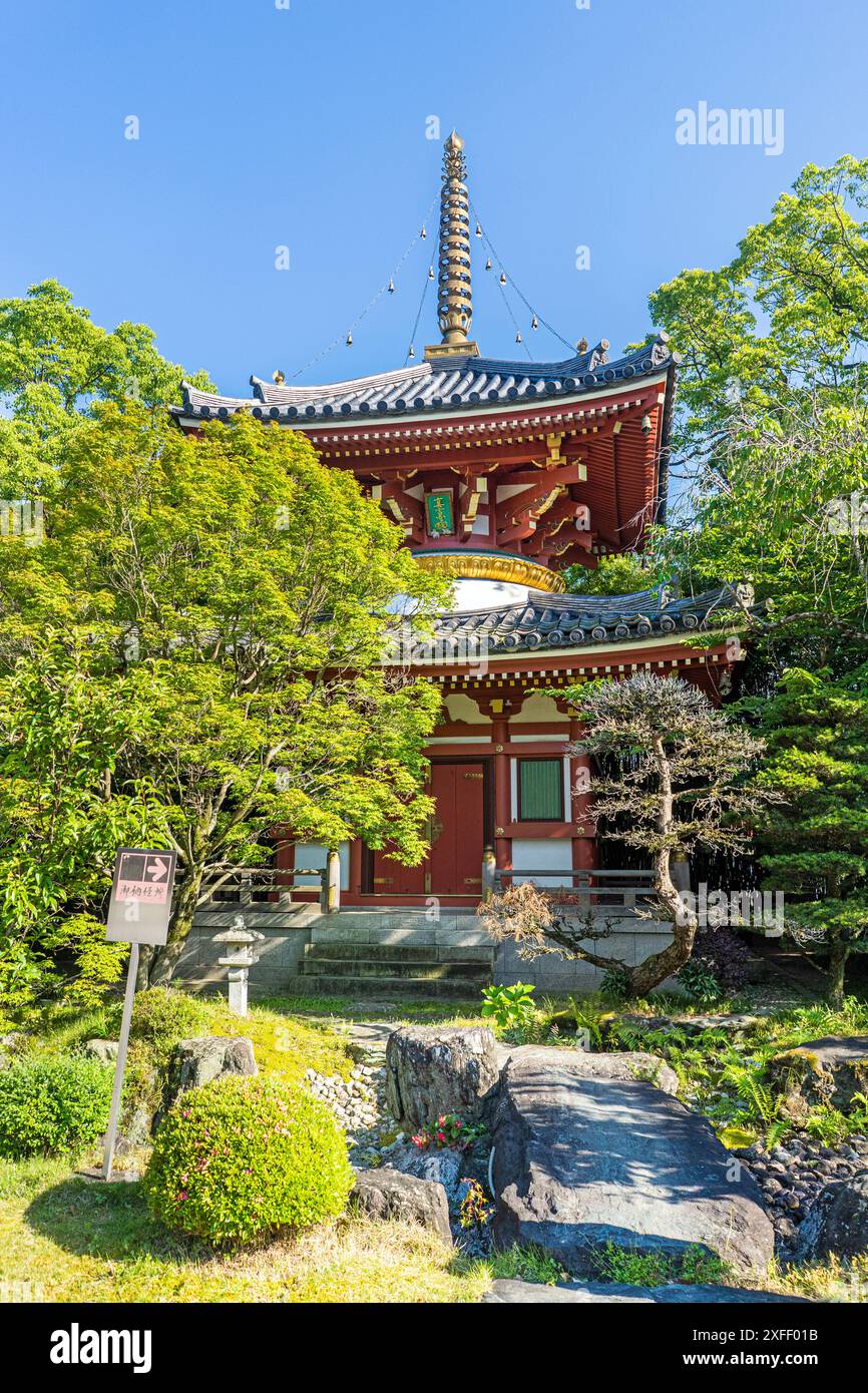 A Buddhist temple in Shikoku Island, Japan - Pilgrimage Tours 88 ...
