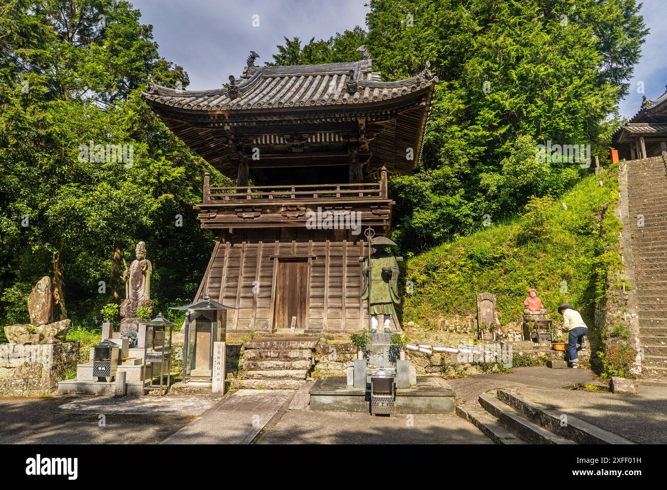 A Buddhist temple in Shikoku Island, Japan - Pilgrimage Tours 88 ...