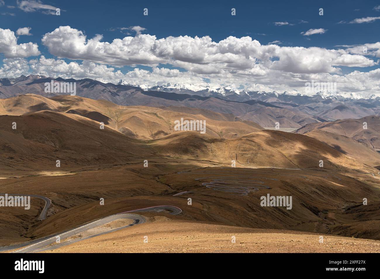 Winding Roads of Friendship Highway En Route to Mount Everest in Tibet ...